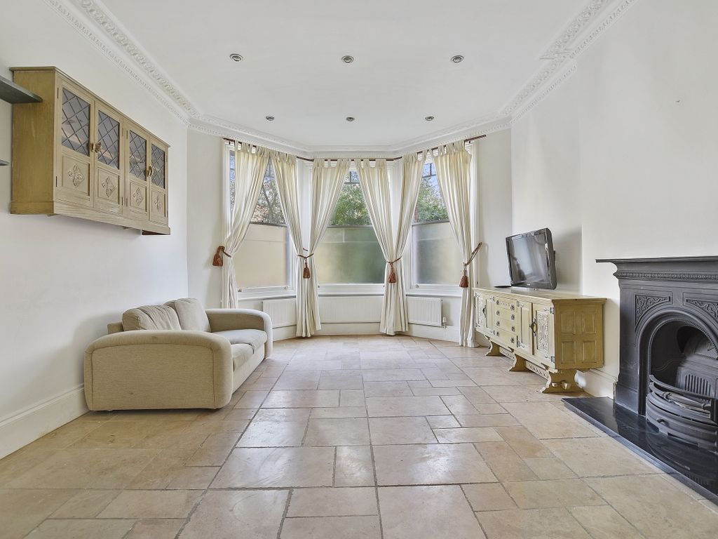 3 bed flat to rent in Rondu Road, London NW2 - Zoopla