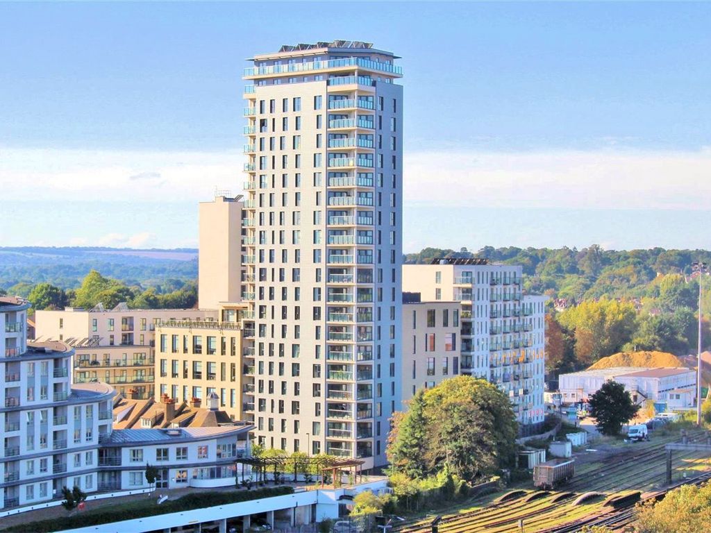 1 bed flat for sale in Guildford Road, Woking, Surrey GU22, £275,000 ...