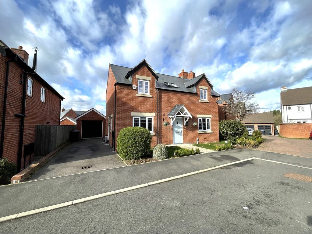 4 Bed Detached House For Sale In Cowslip Close Wootton Northampton