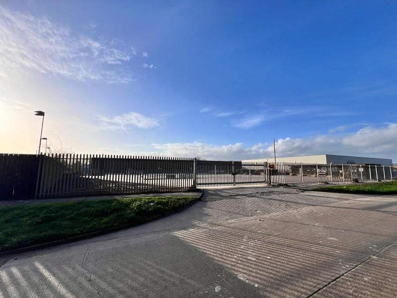 Land to let in Lot 1, Yard, Stock Road, Temple Farm, Southend-On-Sea ...