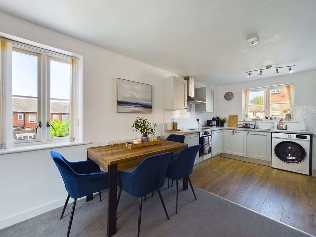 2 bed flat for sale in Princes Drive, Worcester, Worcestershire WR1 ...