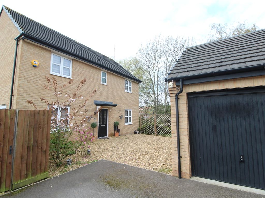 4 Bed Detached House For Sale In Meteor Way Whetstone Leicester Le8