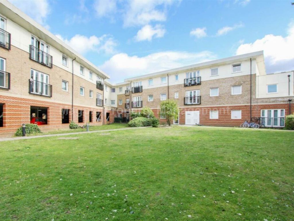 1 bed flat to rent in Connaught Heights, New Road, Hillingdon UB10, £ ...