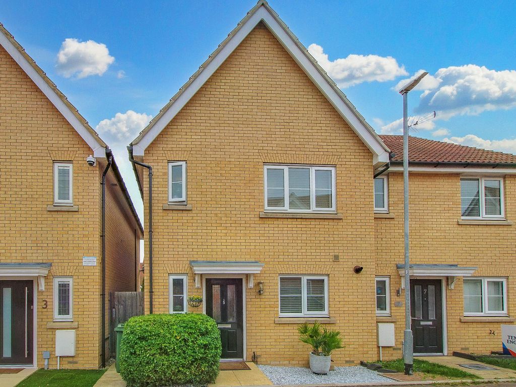 3 bed end terrace house for sale in Abrahams Way, Basildon SS14 - Zoopla