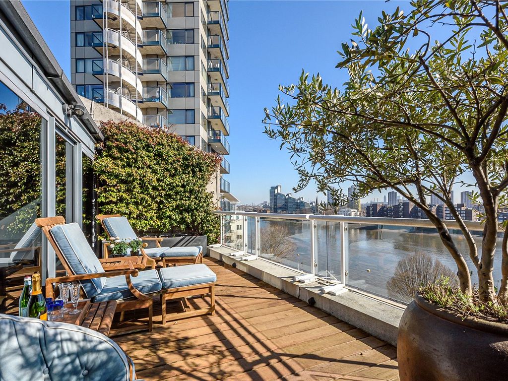 New home, 3 bed flat for sale in Chelsea Crescent, Chelsea Harbour ...