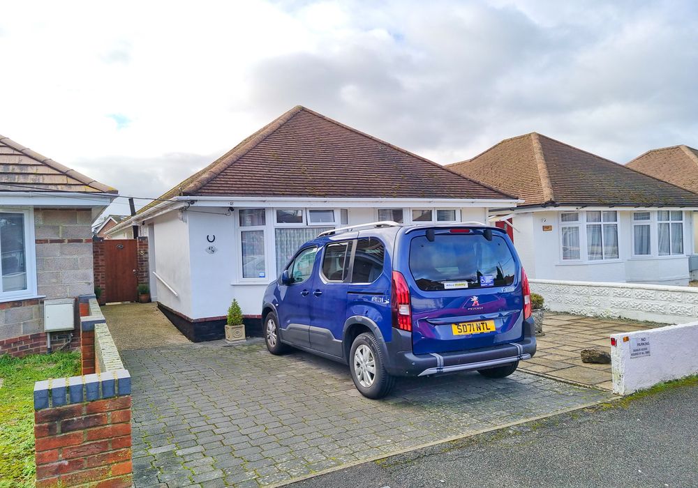 3 bed detached bungalow for sale in Sunset Road, Totton, Southampton ...