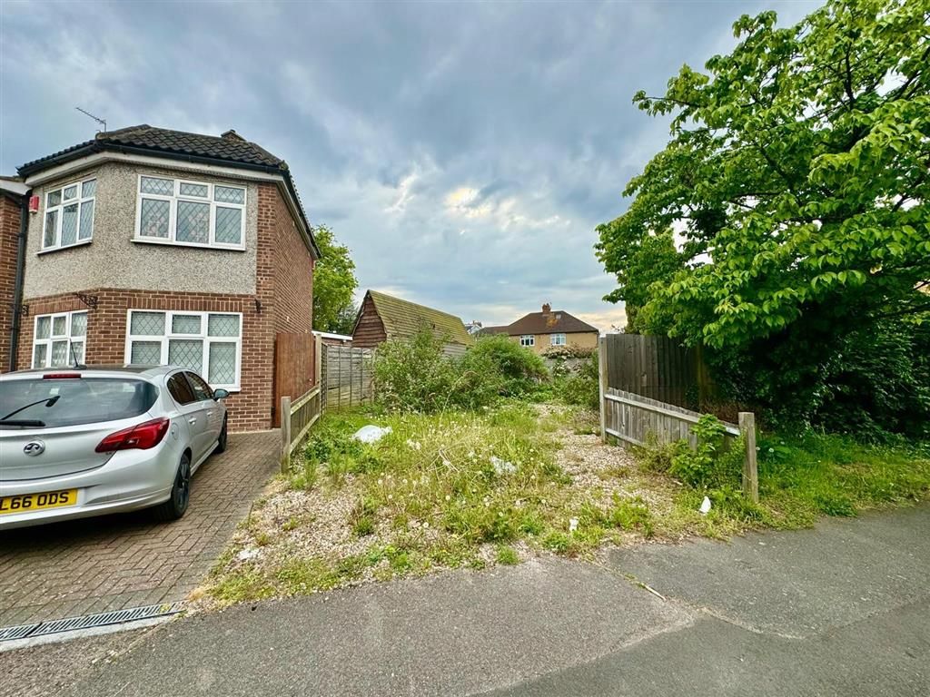Land for sale in Maxwell Road, Ashford TW15, £40,000 - Zoopla