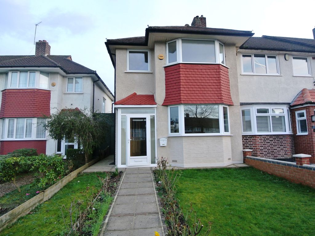 3 bed end terrace house to rent in Whitefoot Lane, Bromley BR1, £2,500 ...