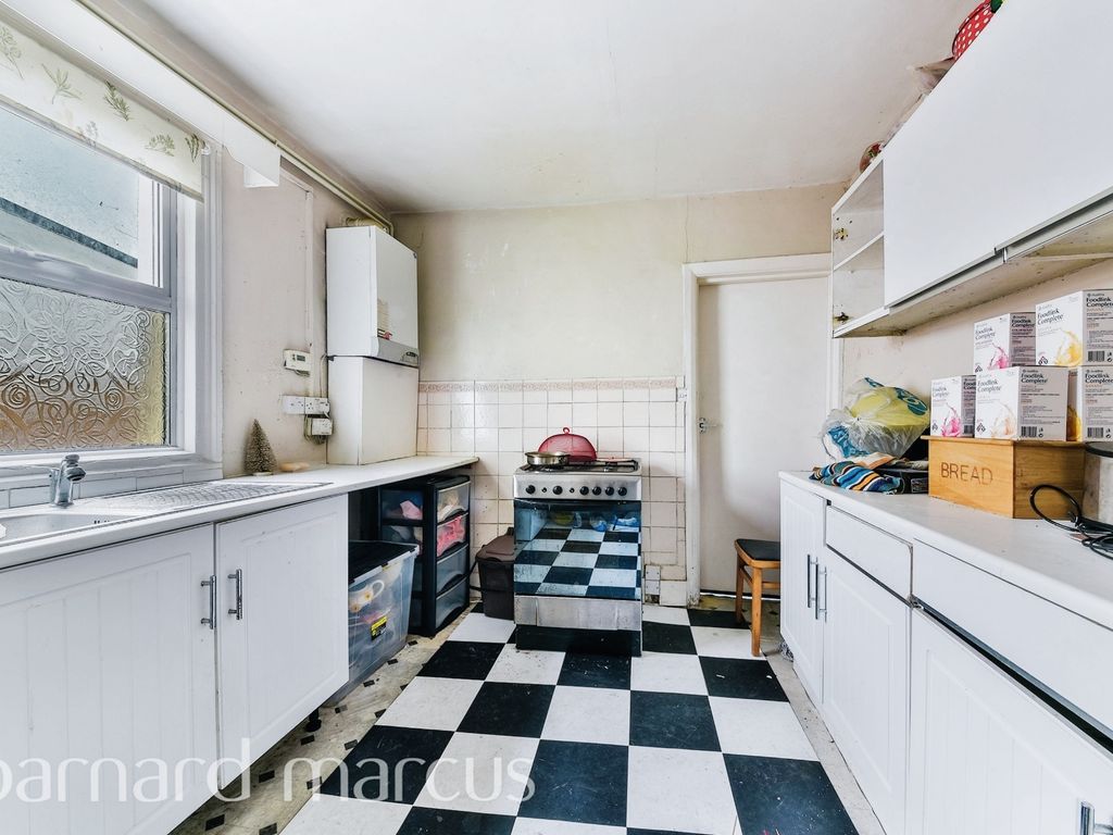 3 bed end terrace house for sale in Waddon New Road, Croydon CR0 - Zoopla