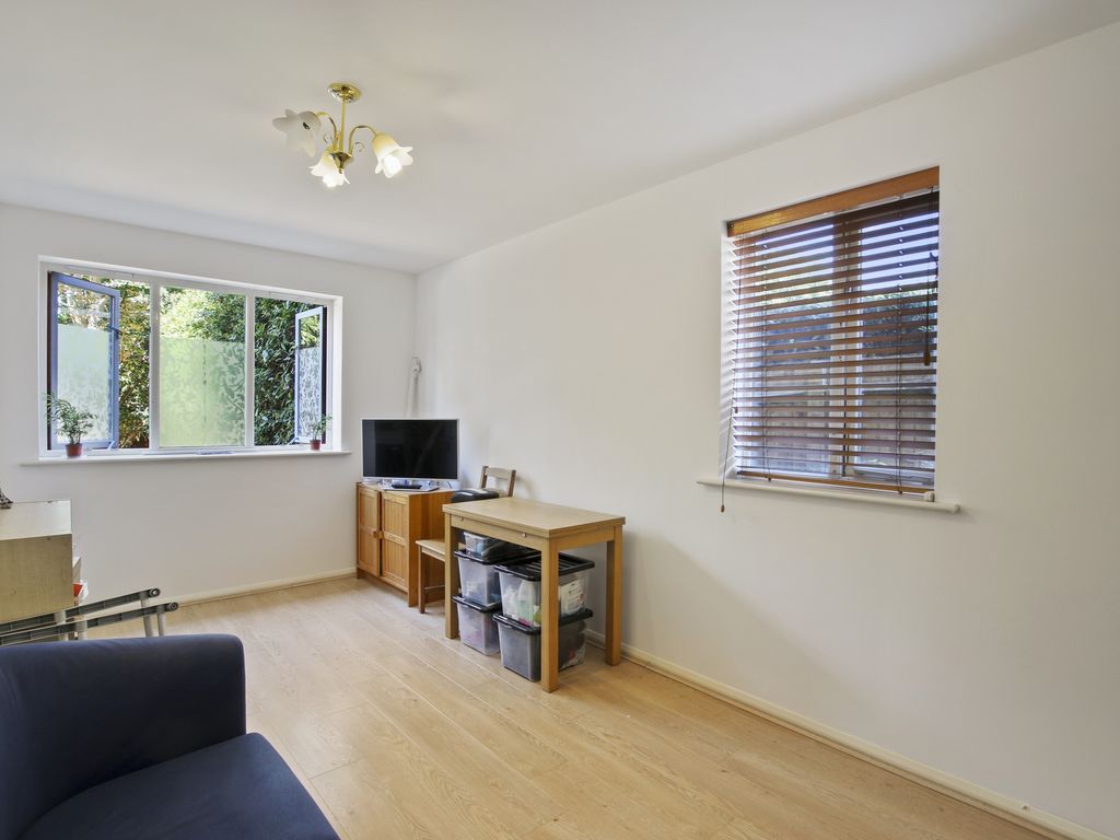 1 bed flat for sale in Draycott Close, Cricklewood NW2 - Zoopla