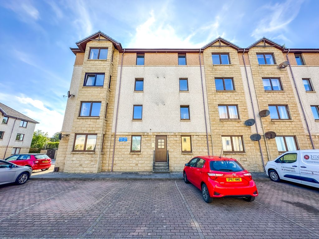 2 bed flat for sale in Linksfield Road, Aberdeen AB24, £100,000 - Zoopla