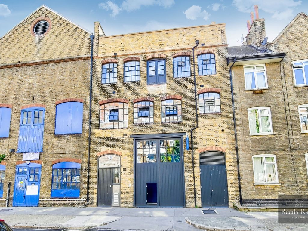 2 bed flat to rent in Queens Row, London SE17 - Zoopla