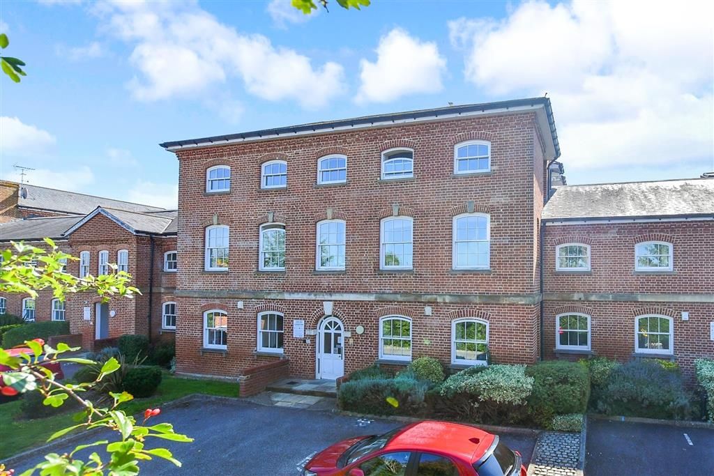 3 bed flat for sale in George Roche Road, Canterbury, Kent CT1, £ ...