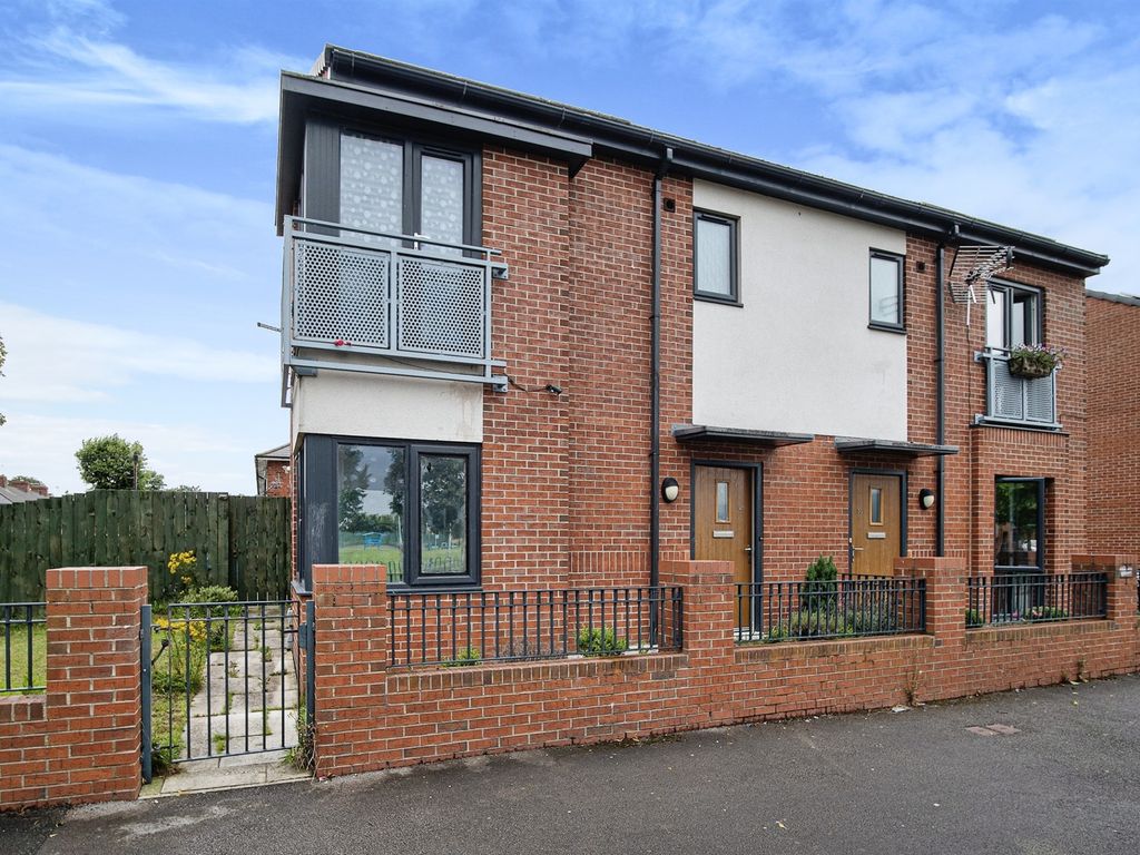 3 bed semi-detached house for sale in Pembroke Grove, Hull HU9, £72,500 ...