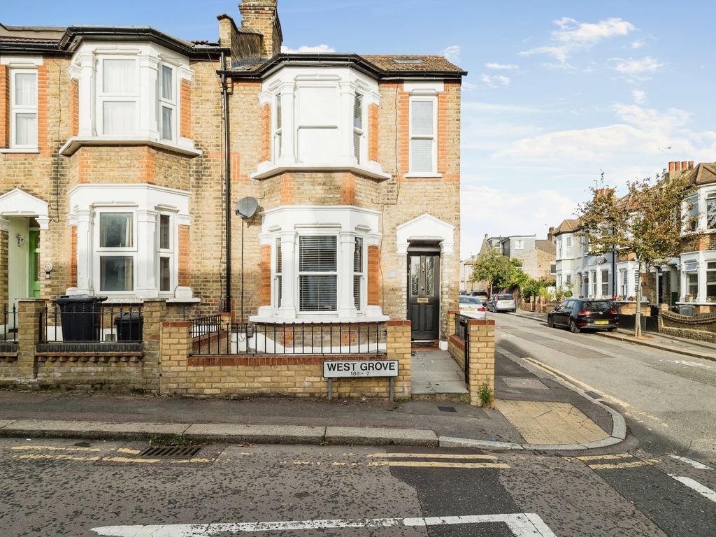 3 Bed End Terrace House For Sale In West Grove Woodford Green Ig8 £
