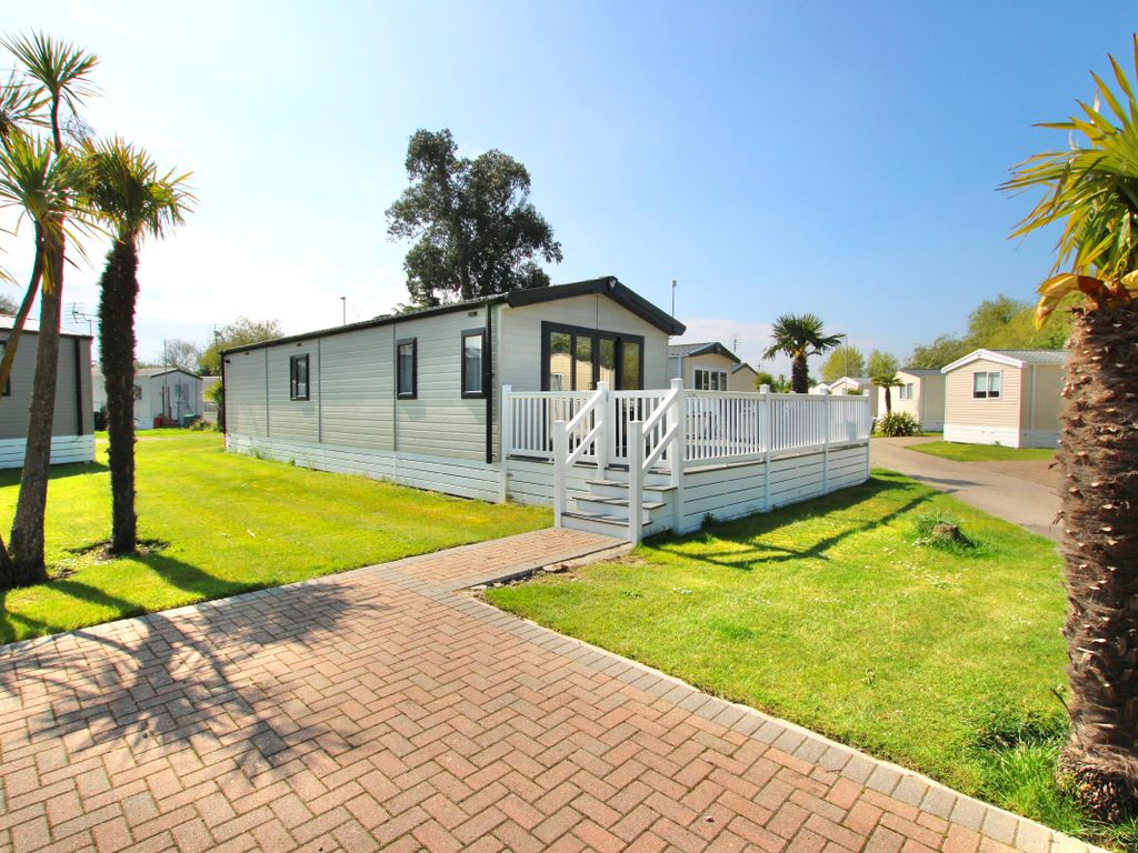 2 bed mobile/park home for sale in Foxhunter Park, Monkton Street ...