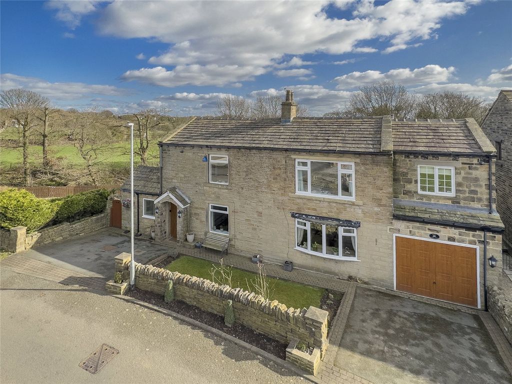 4 bed detached house for sale in Hunsworth Lane, East Bierley, Bradford ...