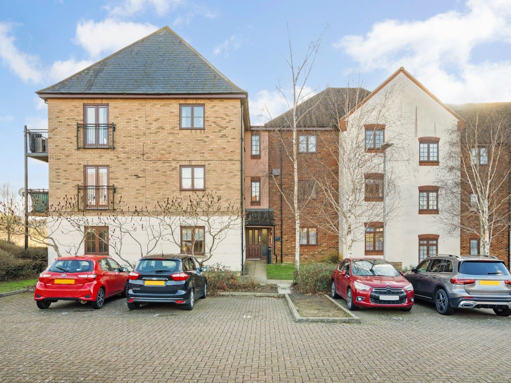 2 bed flat for sale in Hendon Court, Milton Keynes MK10, £72,000 - Zoopla
