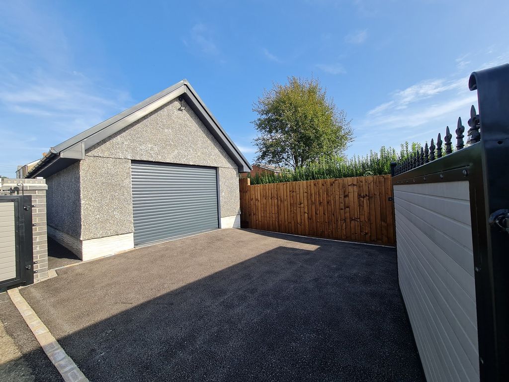 Retail premises to let in Weig Road, Gendros, Swansea, City And County ...