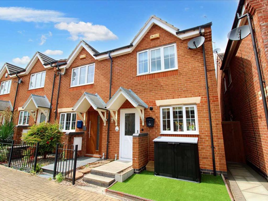 2 bed town house for sale in Nimbus Way, Watnall, Nottingham NG16 - Zoopla