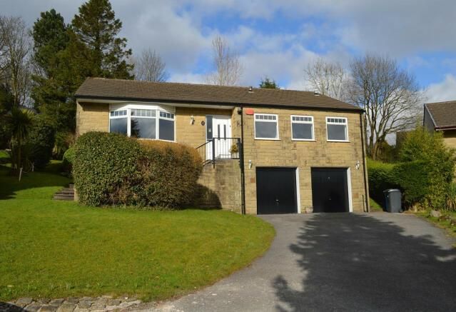 4 bed detached house to rent in Crib Fold, Dobcross, Oldham OL3 - Zoopla