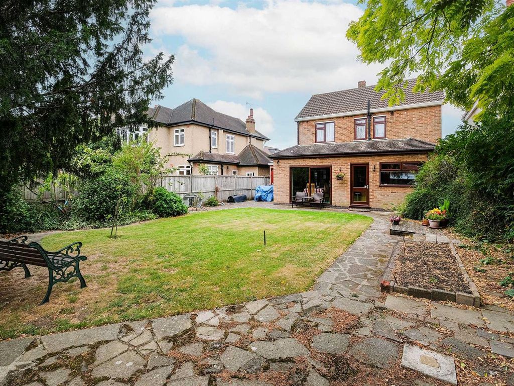 3 bed detached house for sale in The Warren Drive, London E11, £ ...