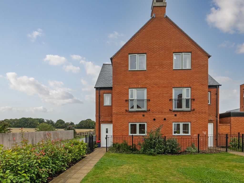 3 Bed Semi Detached House For Sale In Winchester Avenue Winchester