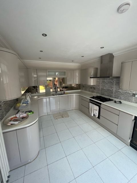 4 bed semi-detached house to rent in Elmwood Crescent, Luton LU2, £ ...