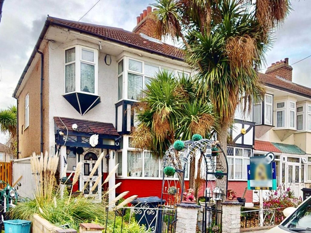 3 Bed End Terrace House For Sale In Jarrow Road Chadwell Heath Rm6 £