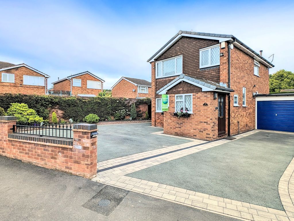 3 Bed Detached House For Sale In Sycamore Road Kingsbury Tamworth B78