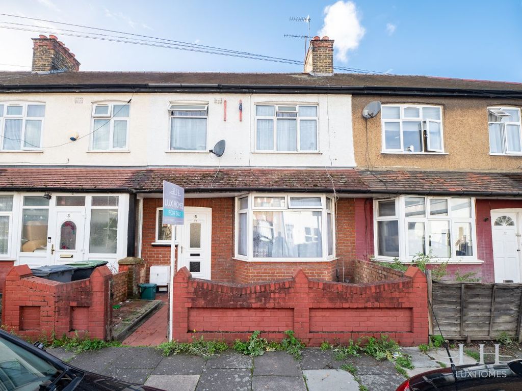 4 bed terraced house for sale in Willoughby Grove, London N17, £400,000 ...