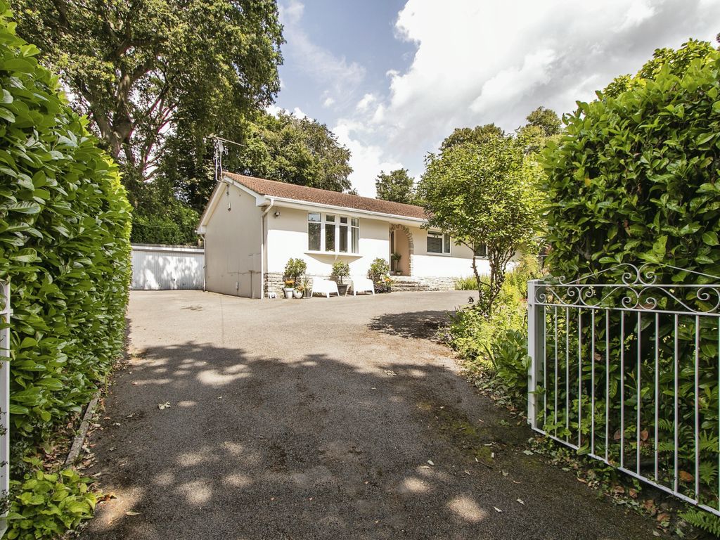 3 bed bungalow for sale in Howeth Road, Ensbury Park, Bournemouth ...
