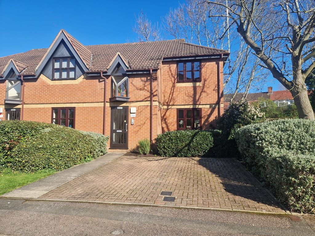 Studio for sale in Lodgehill Park Close, Harrow HA2 - Zoopla