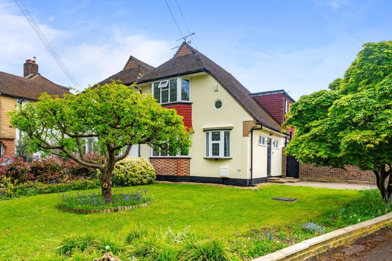 4 Bed Semi Detached House For Sale In Parkdale Crescent Worcester Park