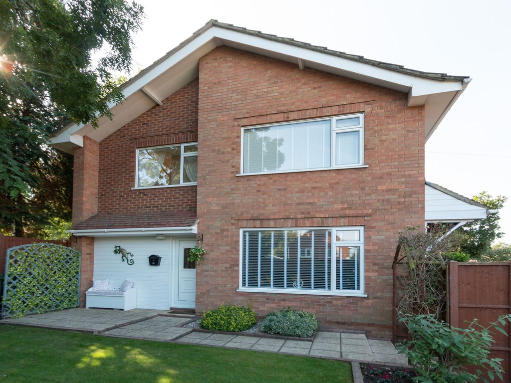 3 bed detached house for sale in Shawfield Road, Ash GU12 - Zoopla