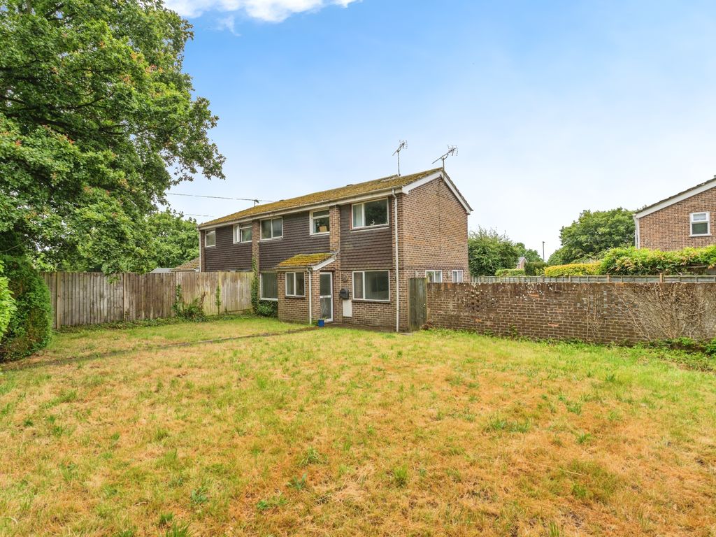 4 bed semi-detached house for sale in Court Close, Calmore, Southampton ...