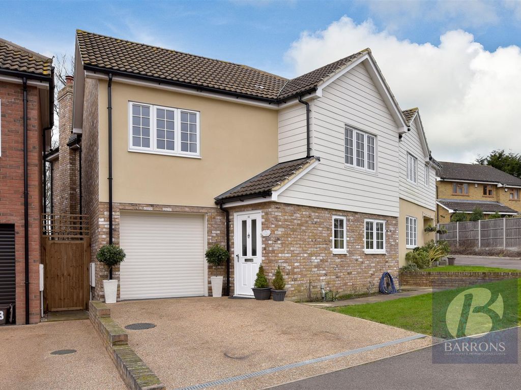 3 bed detached house for sale in Doverfield, Goffs Oak, Waltham Cross ...