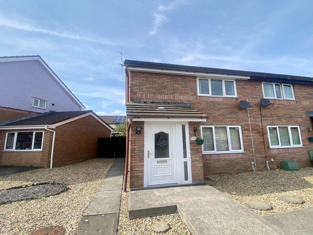 2 Bed End Terrace House To Rent In Glan Y Nant Tondu Bridgend Cf32 £