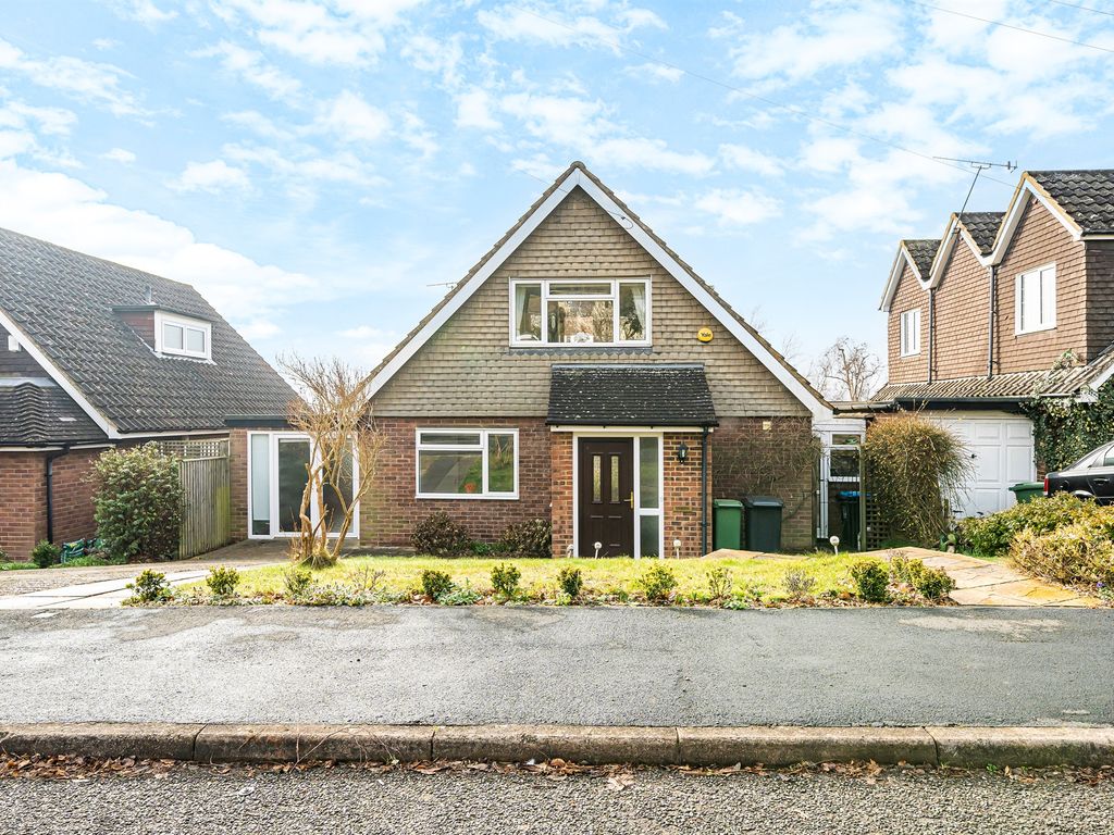 3 bed detached house for sale in Trevelyan Way, Berkhamsted HP4 - Zoopla
