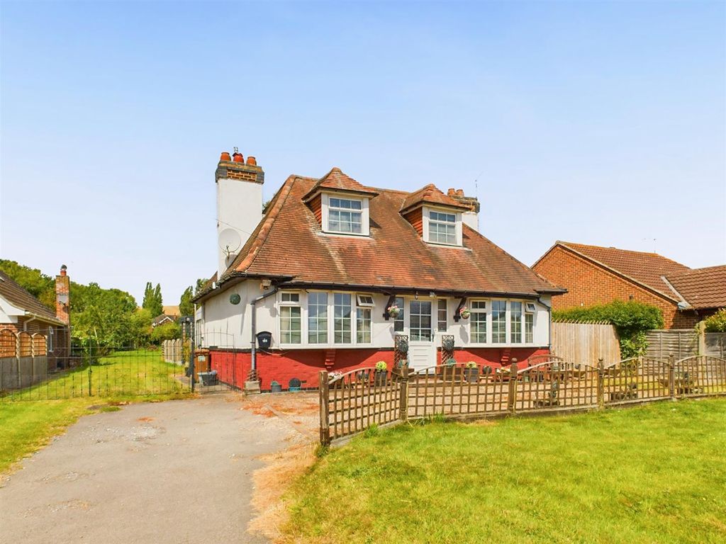 3 bed detached house for sale in Nottingham Road, Burton Joyce ...