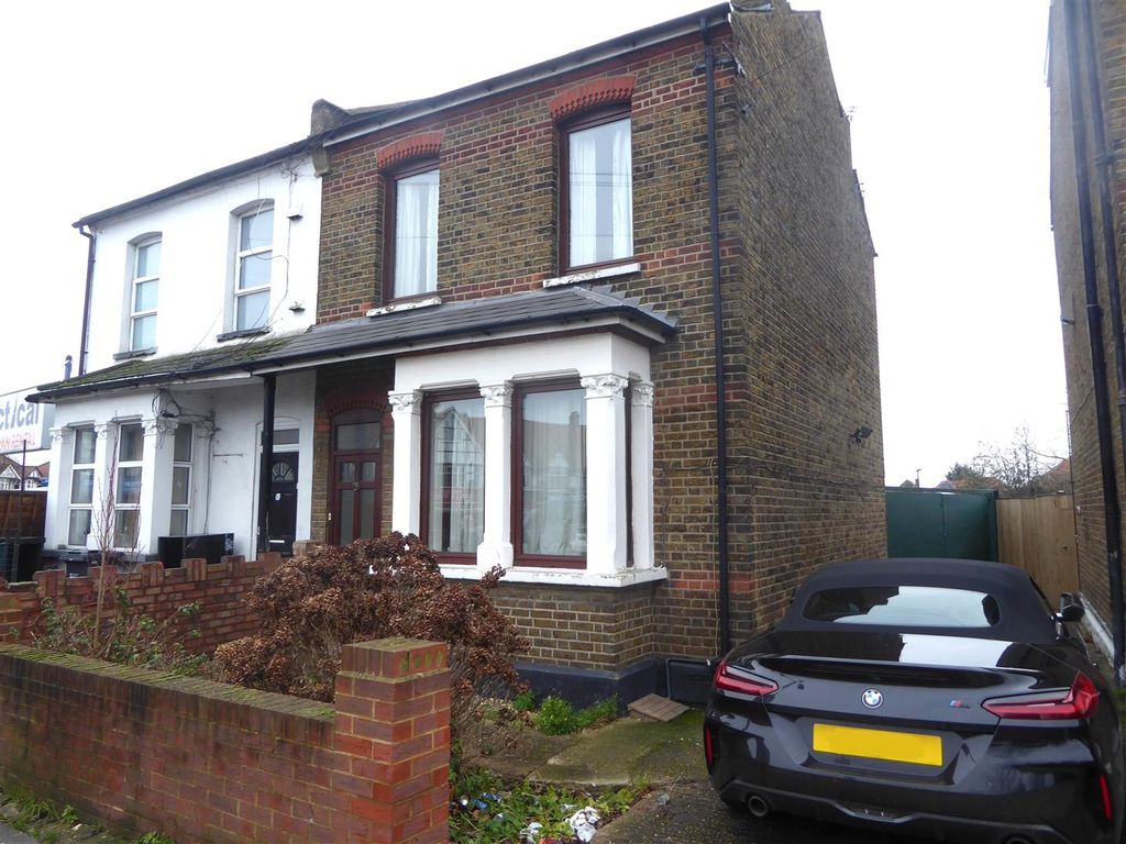 2 Bed Semi Detached House For Sale In Vicarage Farm Road Hounslow Tw3
