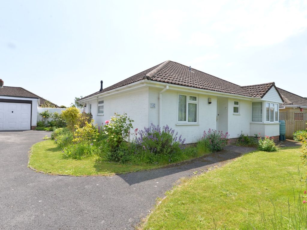 3 Bed Bungalow For Sale In Green Lane Barton On Sea New Milton Bh25