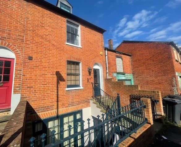 4 bed terraced house to rent in St. Johns Street, Reading RG1, £2,000 pcm - Zoopla