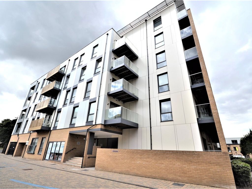 2 bed flat to rent in Watson Heights, Chelmsford, Essex CM1 - Zoopla