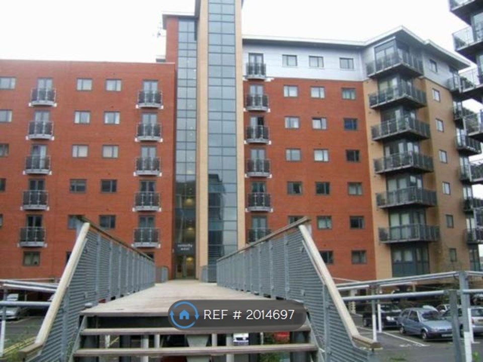 2 bed flat to rent in City Walk, Leeds LS11, £1,100 pcm - Zoopla