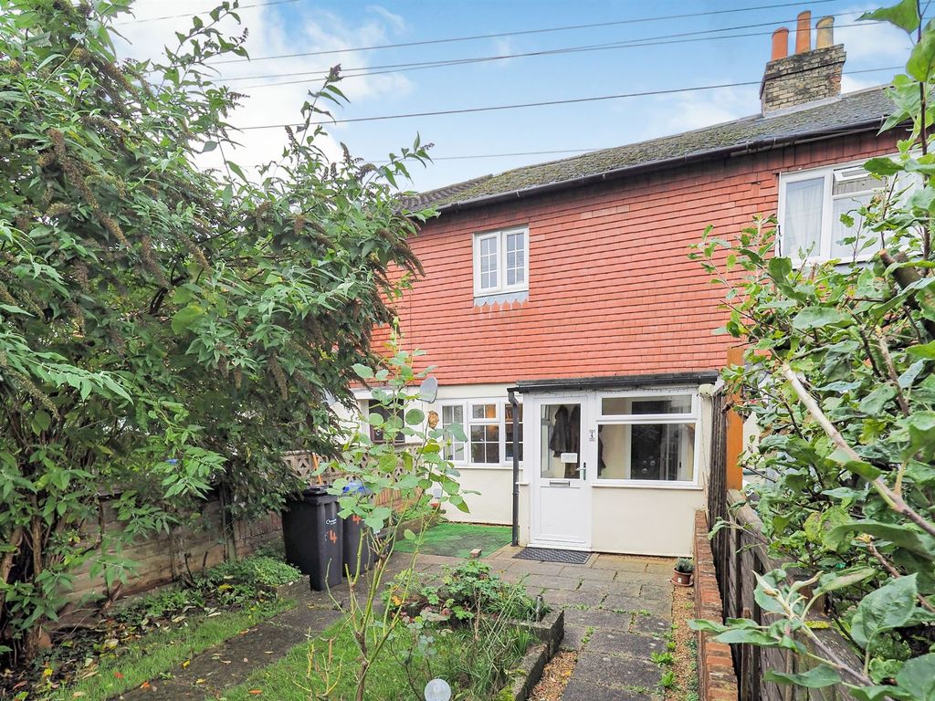 2 bed terraced house for sale in Egerton Place, Windsor Road, Salisbury SP2, £285,000 - Zoopla