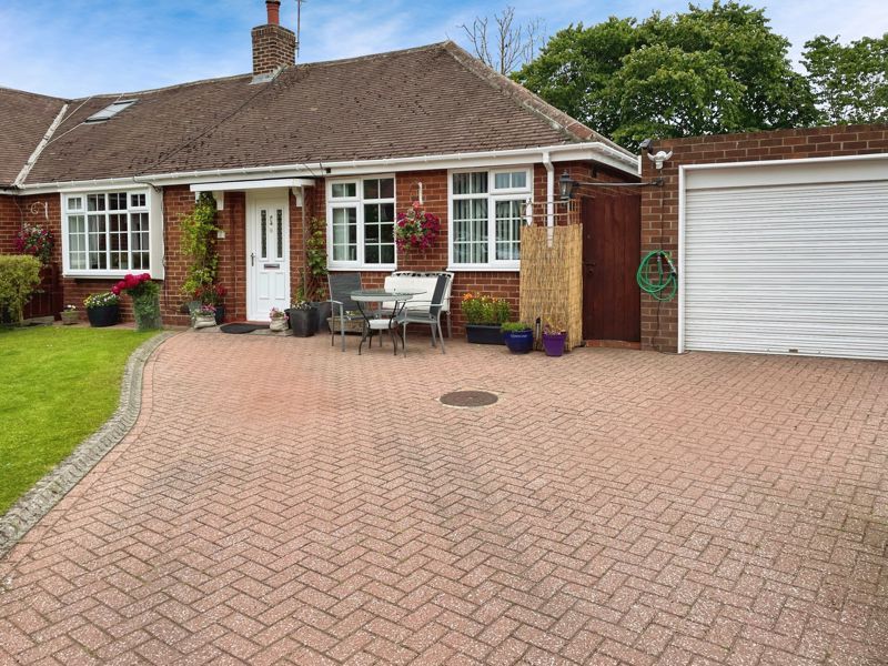 3 bed semi-detached bungalow for sale in Woolsington Gardens ...