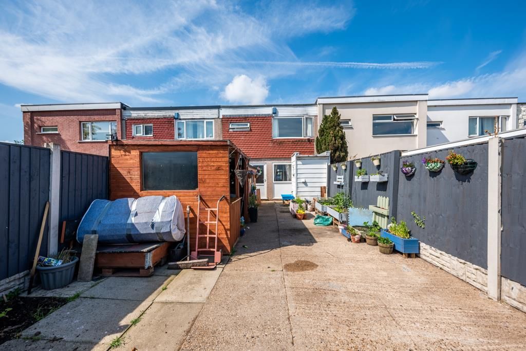 3 bed terraced house for sale in Eastholme Croft, Colwick Park ...