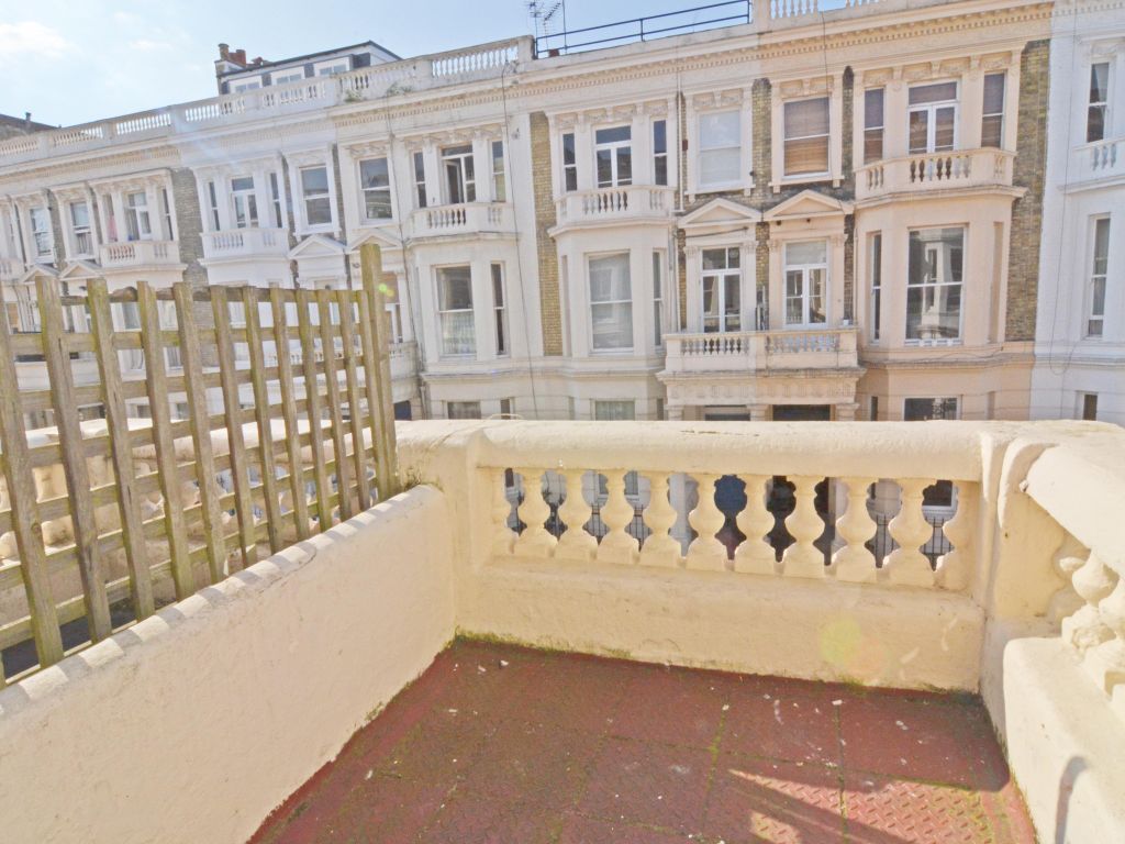 4 bed flat to rent in Fairholme Road, London W14 - Zoopla