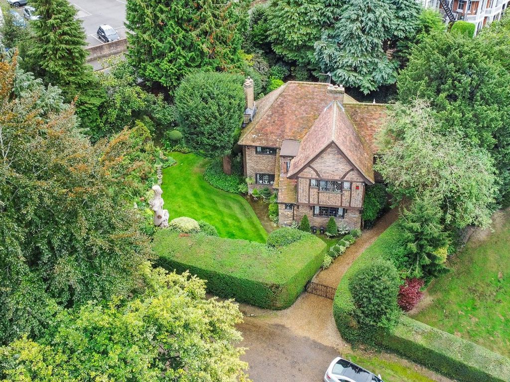 4 bed detached house for sale in Clive Road, Esher KT10 - Zoopla